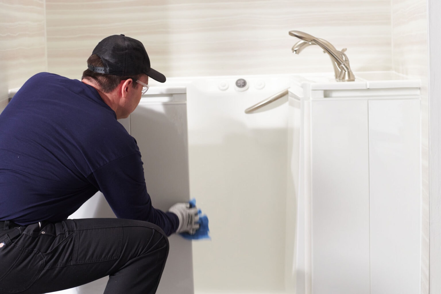 Walk-In Shower Dimensions: Find the Right Size for Your Bathroom